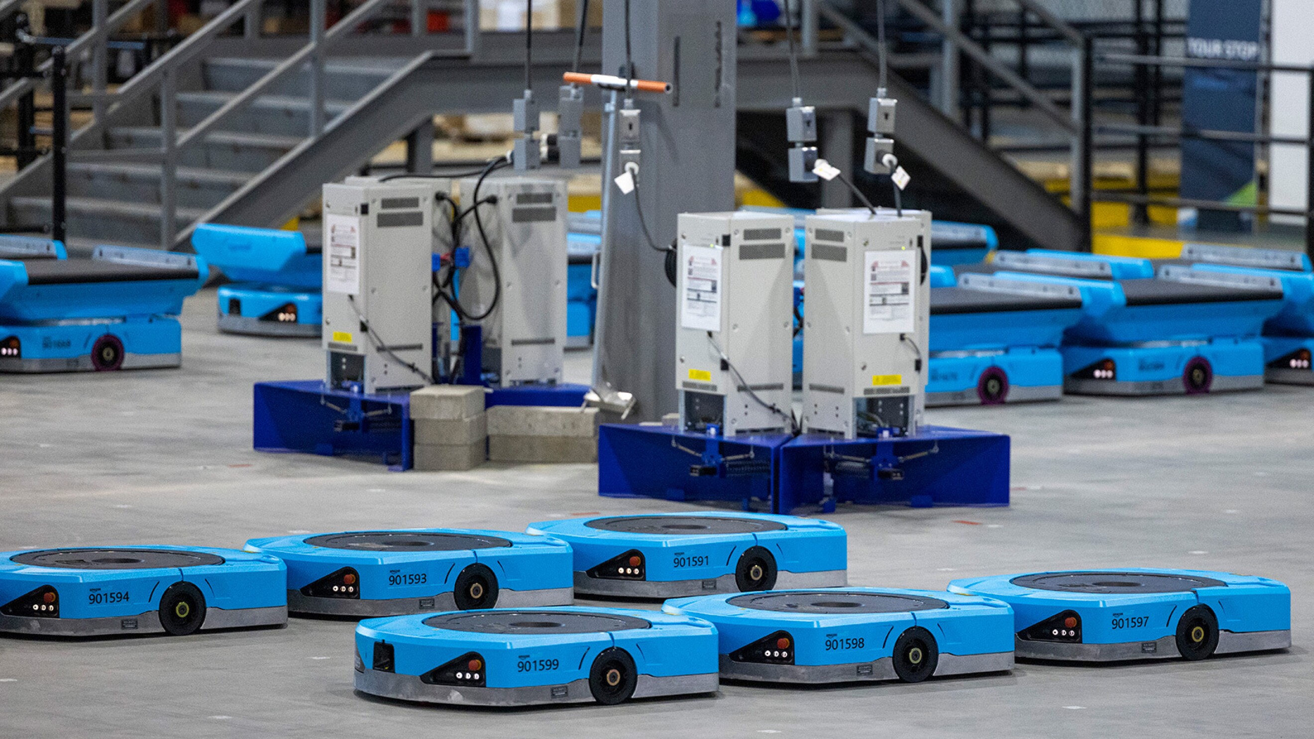 4 Cool Facts About Amazon s Hercules Robot Used In Fulfillment Centers 4-cool-facts-about-amazon-s-hercules-robot-used-in-fulfillment-centers