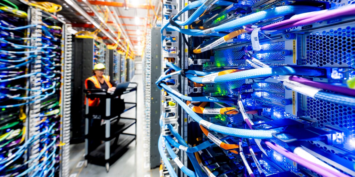 Amazon data centers: How much water and electricity do they really use?