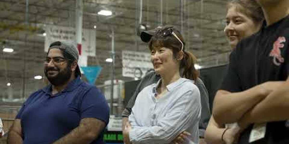 Prime Video’s Elisabeth Rioux Joins Family Day at Amazon YUL2 - Canada ...