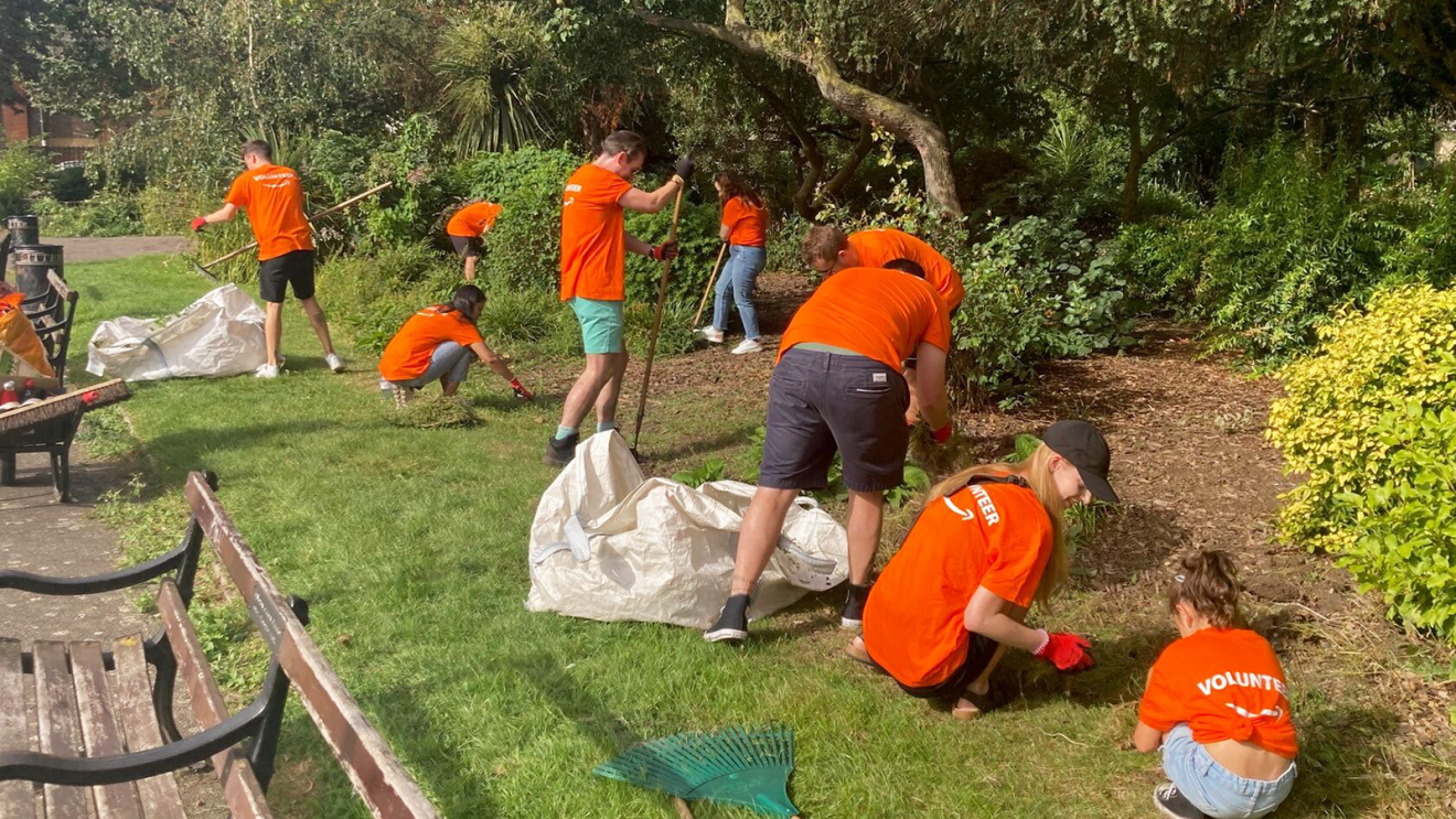 Amazon and its employees give back for Global Month of Volunteering
